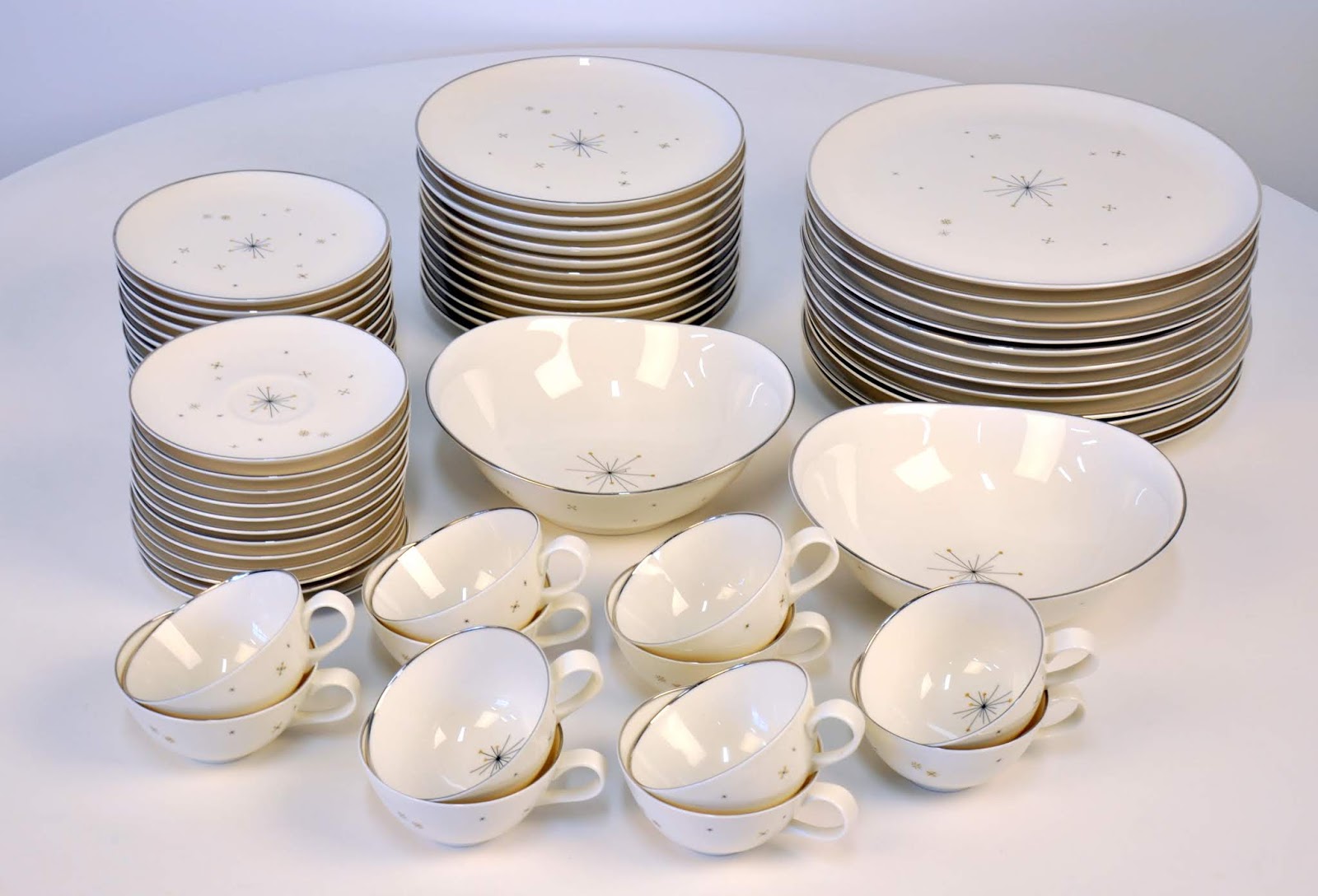 SELECT MODERN: Syracuse China Evening Star Dinner Service for 12
