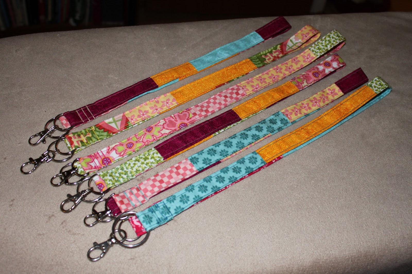 Sandra Skapar: Färgglada nyckelband (patchwork lanyard)