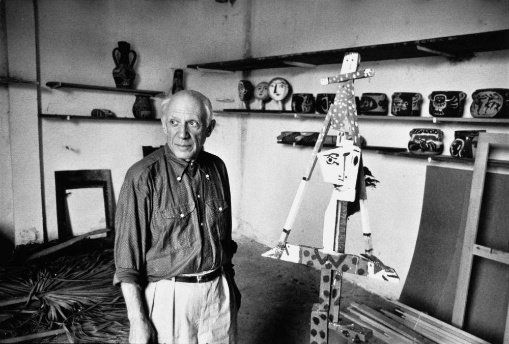 20 Amazing Vintage Photographs of Pablo Picasso in His Studios From ...