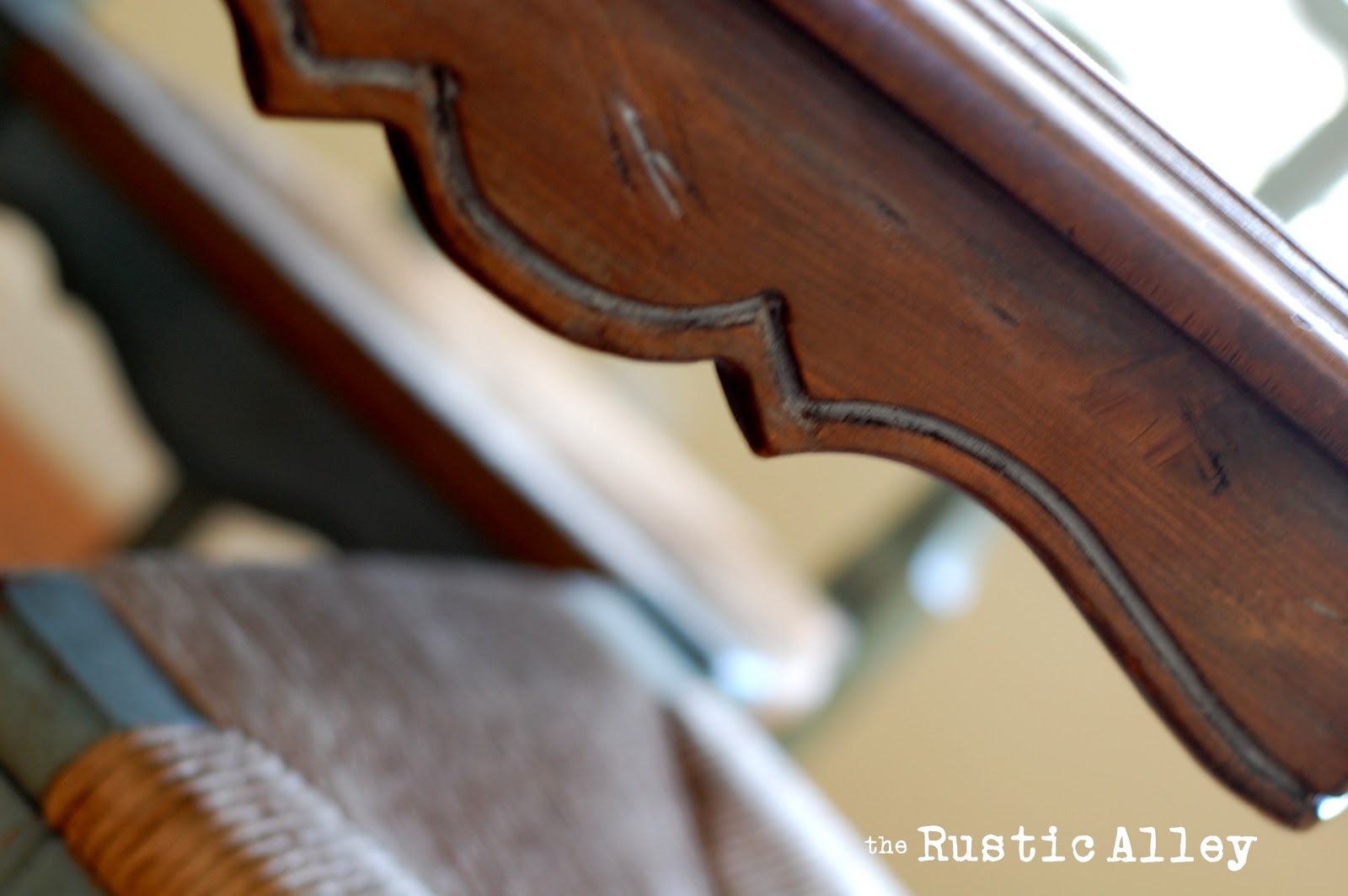 The Rustic Alley: Antique Refinish