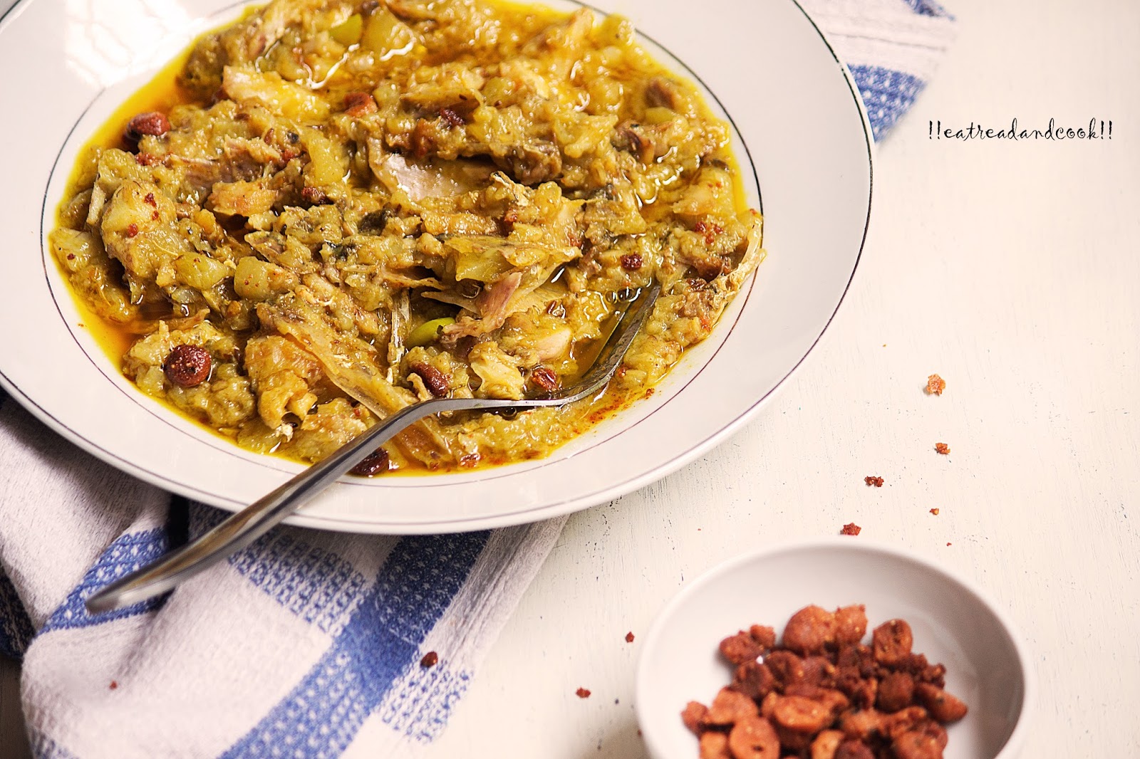 Macher Matha Diye Lau Ghonto / Bengali Bottle Gourd Curry with Fish Head