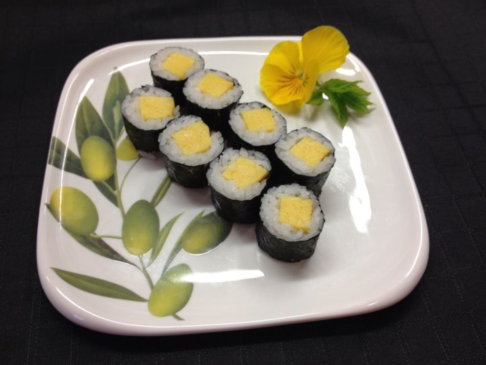 Shawnigan Jen's sushi & Teriyaki (Take-Out): Tamago Roll
