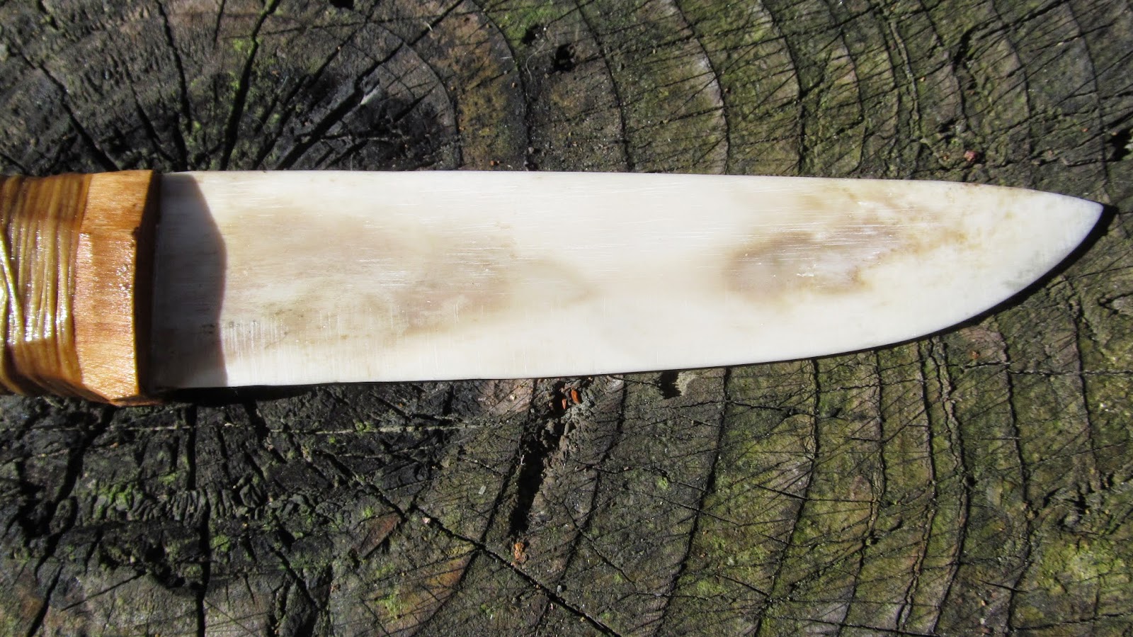 BUZZARD BUSHCRAFT: Working with Bone again - Making a Bone Knife.