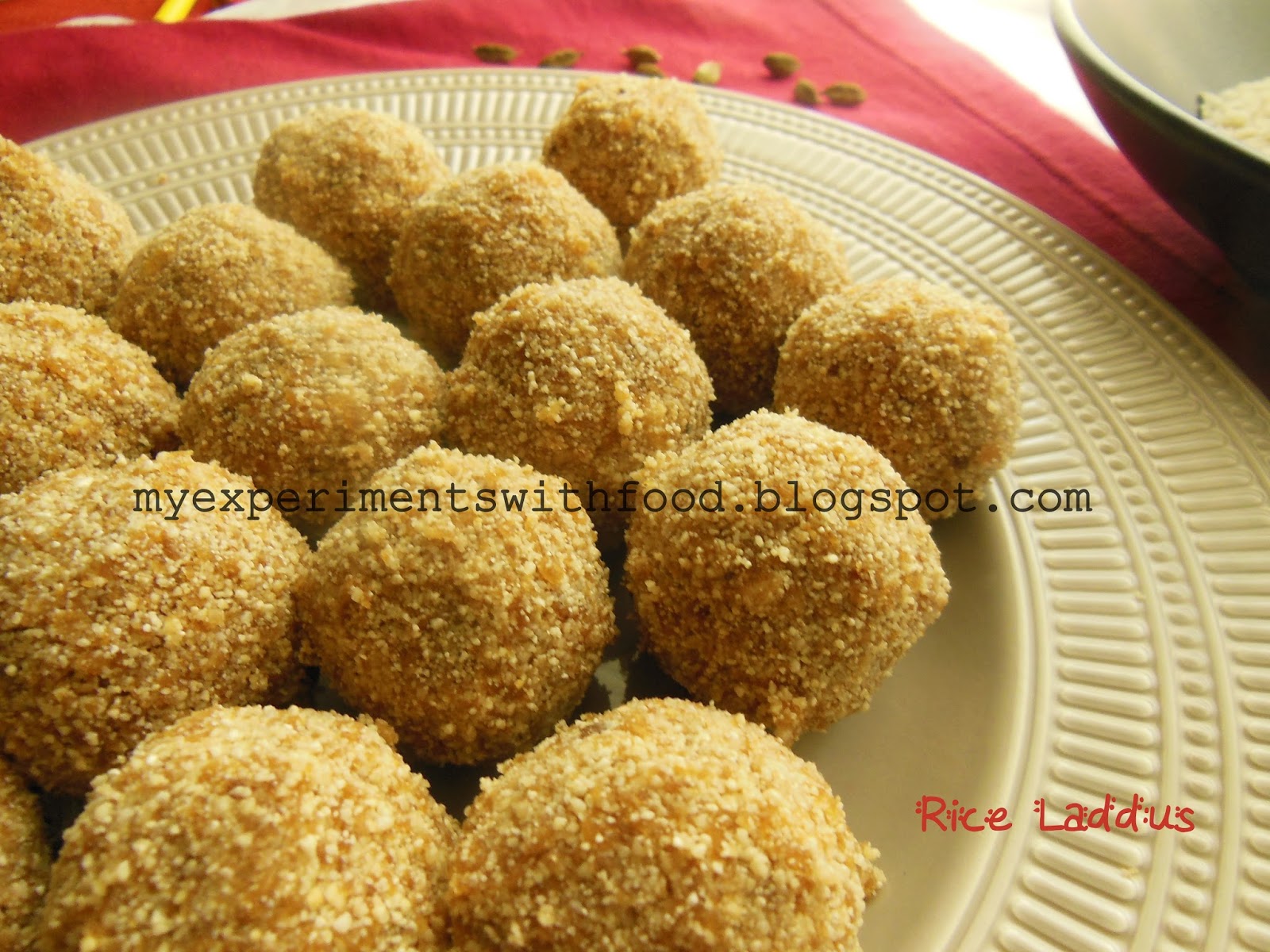My Experiments With Food: Rice Laddus/ Ari Unda