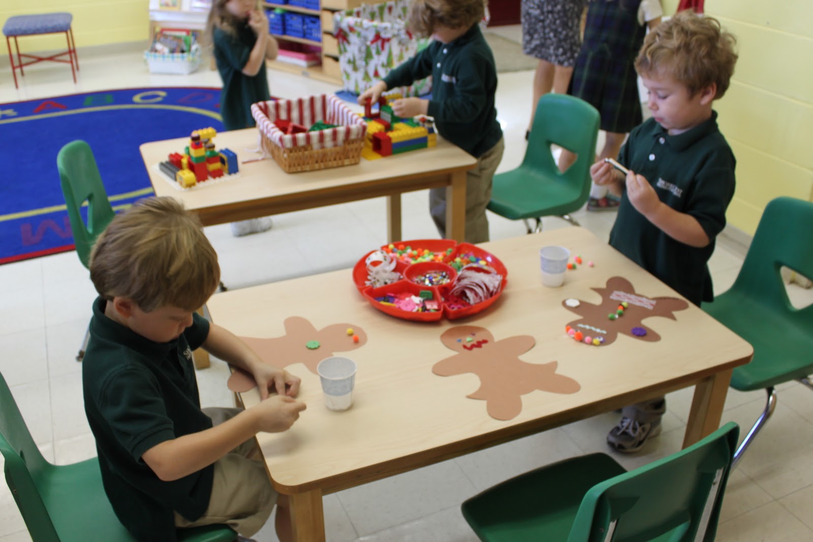 Mrs. Mundell's Lively Ladybugs: Gingerbread Men, Latkes and the color ...