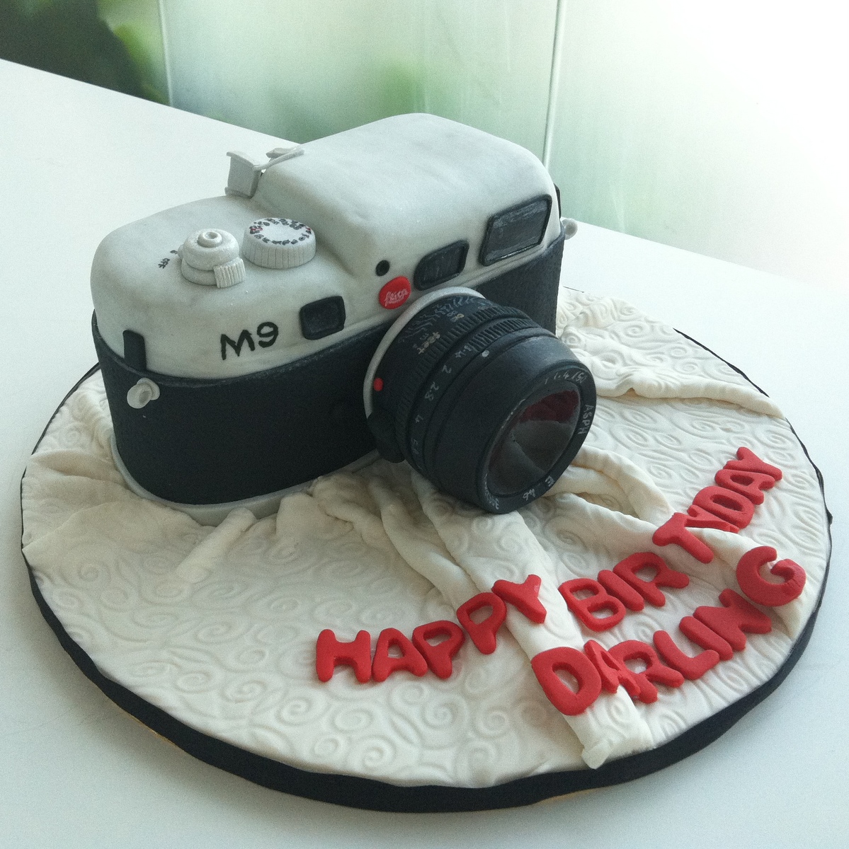 TeaRoom by Bel Jee: Leica Camera Cake