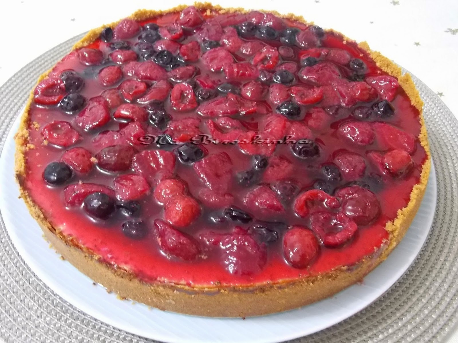 Cheesecake de Ricota e Iogurte com Calda de Frutas Vermelhas - Na ...