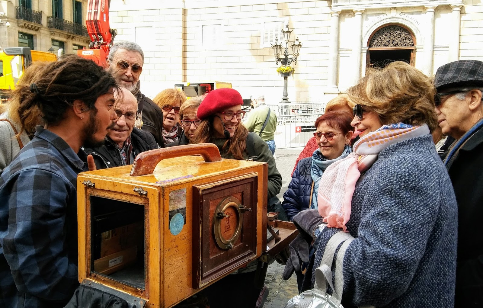 ANDO BARCELONEANDO: VUELVEN LOS FOTÓGRAFOS MINUTEROS