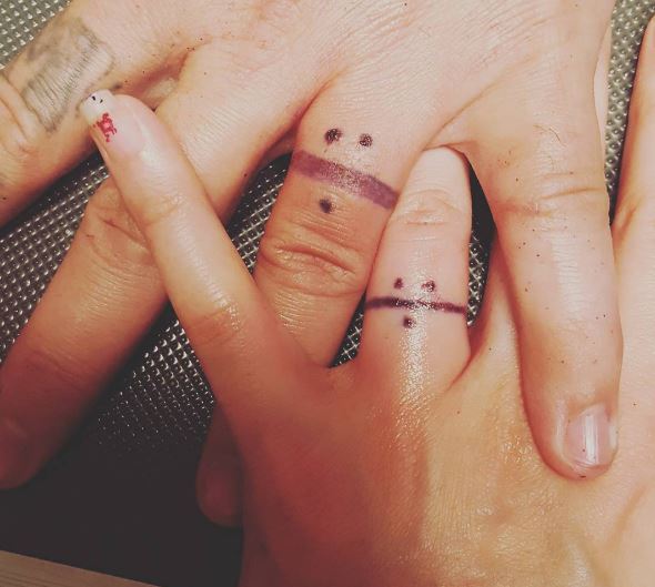 50+ Matching Wedding Ring Tattoos For Couples (2019) | Tattoo Ideas 2020