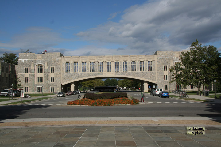 Blacksburgdailyphoto: Torgersen bridge
