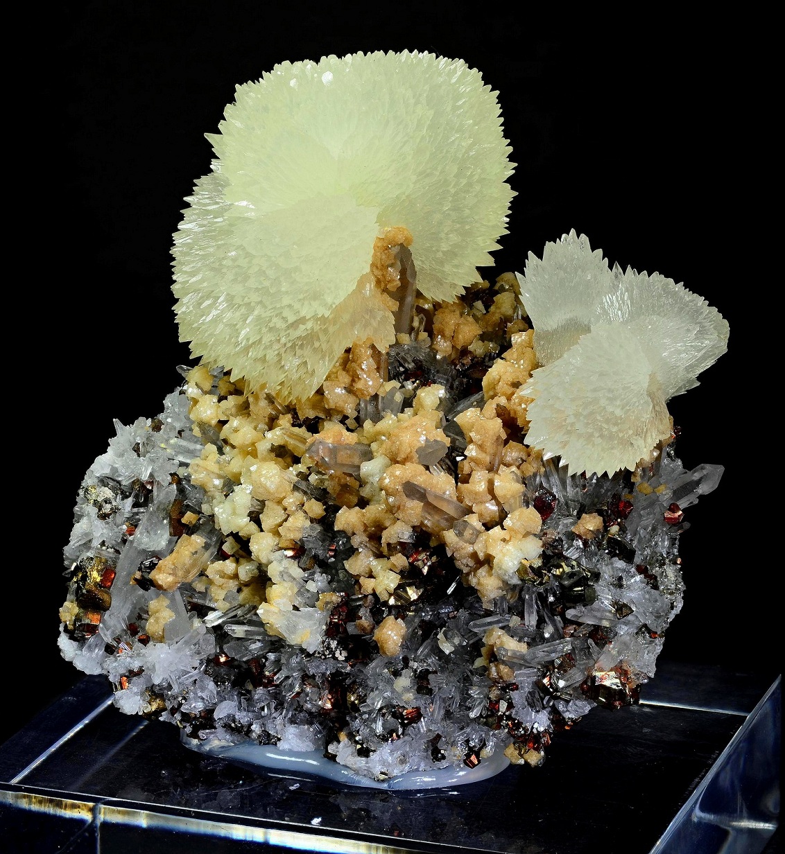 Combination of Calcite, Quartz and Chalcopyrite - Geology In