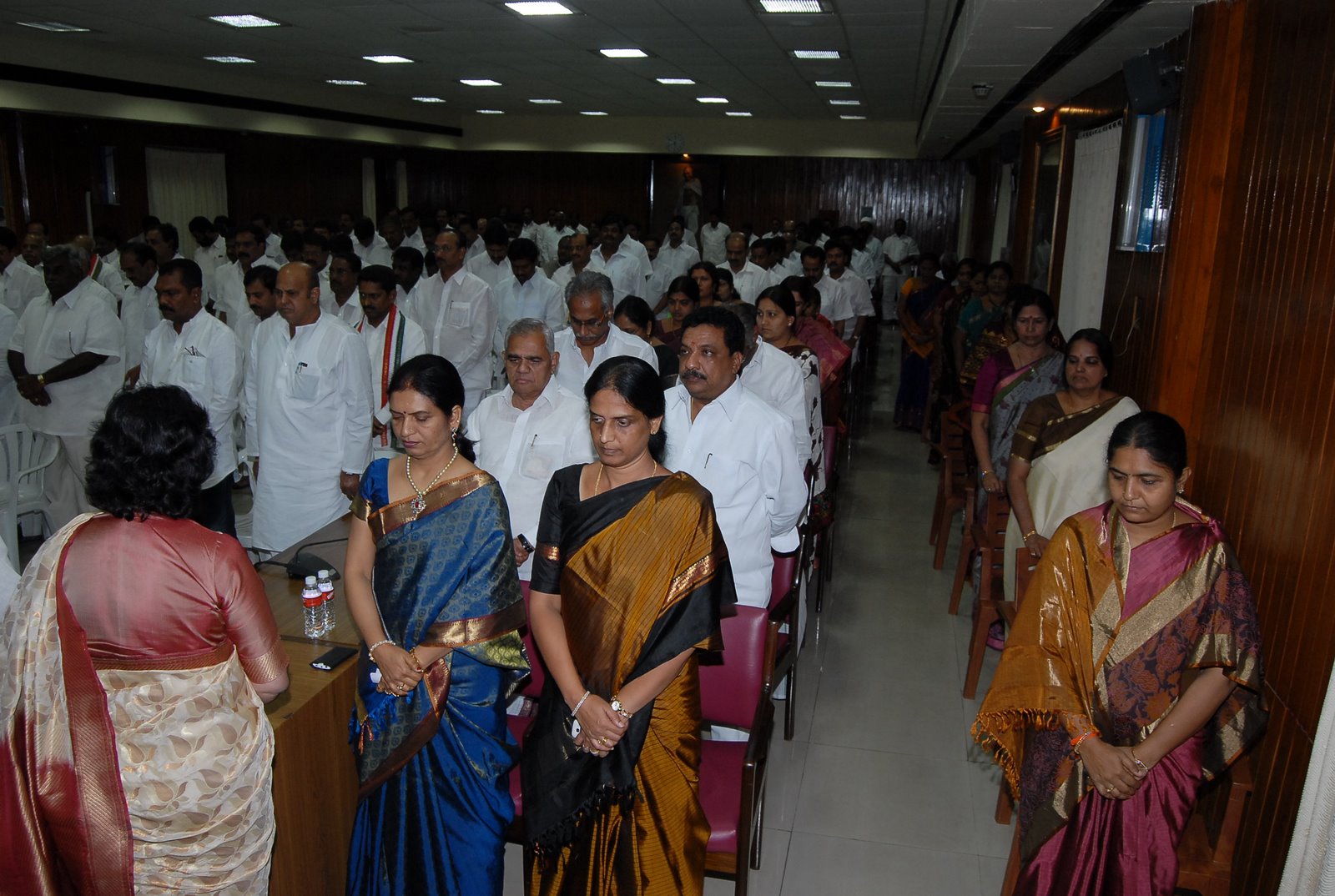 D K ARUNA: 14-12-2010 SMT. D.K. ARUNA MINISTER FOR I&PR AT CLP