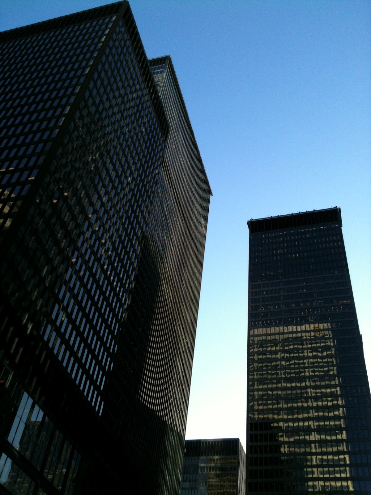 MONOCHROMATIC AXONOMETRIC: Mies Toronto