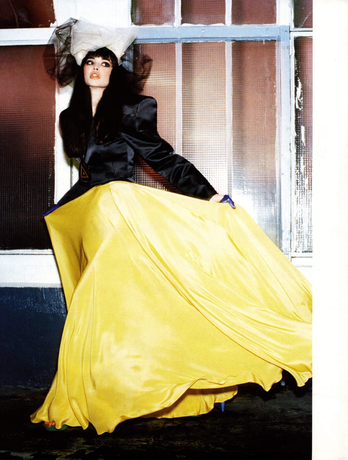 Tout Baigne!: "Roof of the World" Sarah Stephens by Ellen Von Unwerth ...