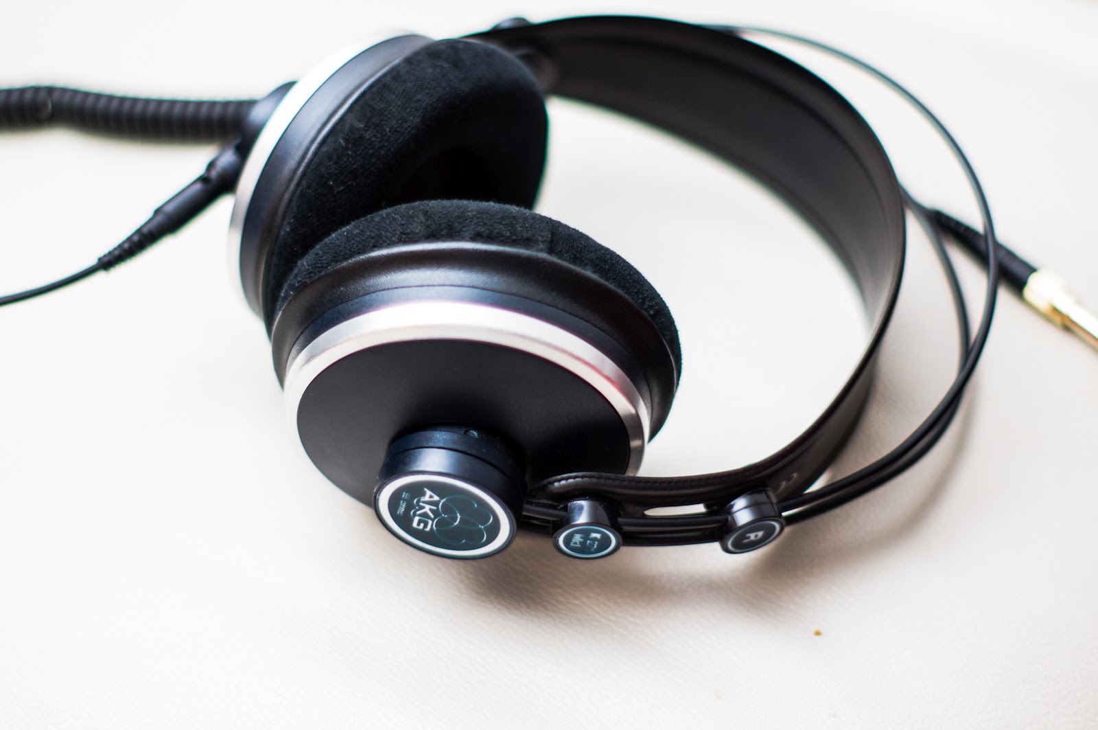 SOUND > VIDEO: Gear Review: AKG K271 MKII studio headphones