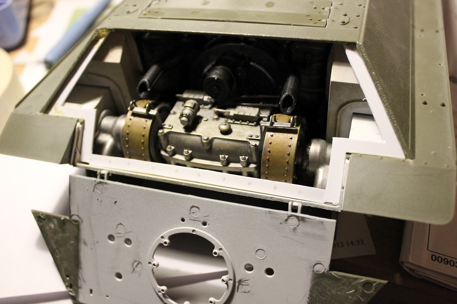 Plasticmodeling: Trumpeter 1/16 T-34/76 part three.