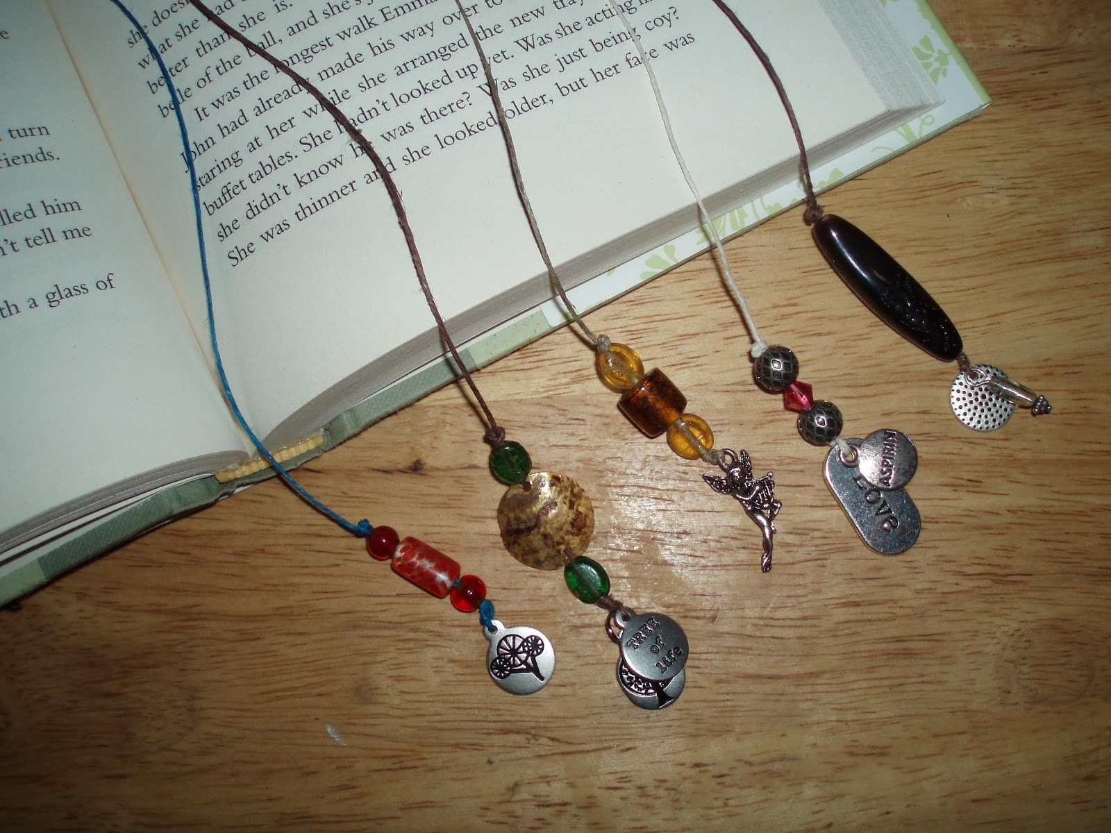 Wayward Girls' Crafts: Guest Post: Beaded Book Marks