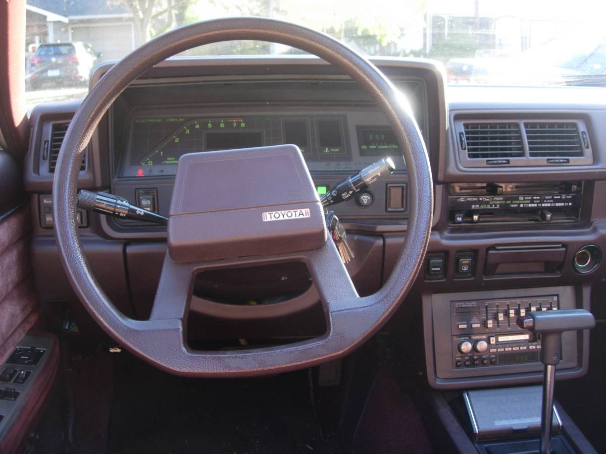 Slushbox: 1984 Toyota Cressida - DailyTurismo