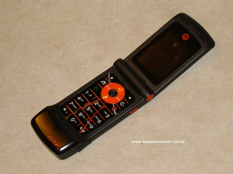 museo del celular: #233 Motorola RoKr W5
