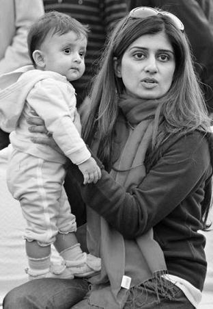 Hina Rabbani Khar - A Moment Please