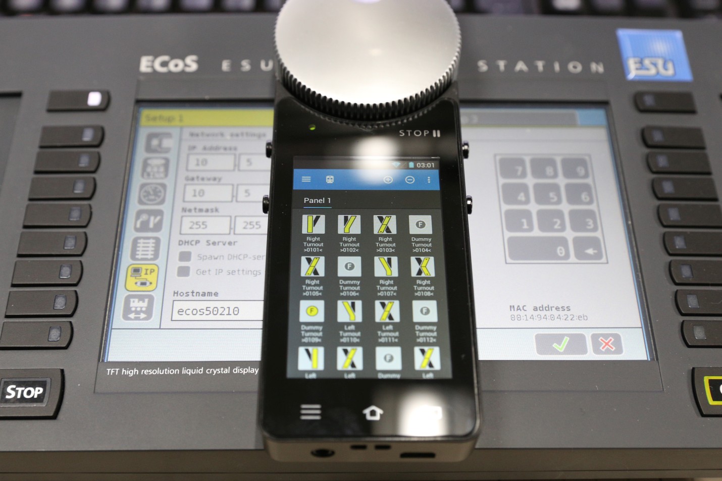 試しにスロットルを上げるとECoSの画面もECoS本体のスロットルも同時に動く。