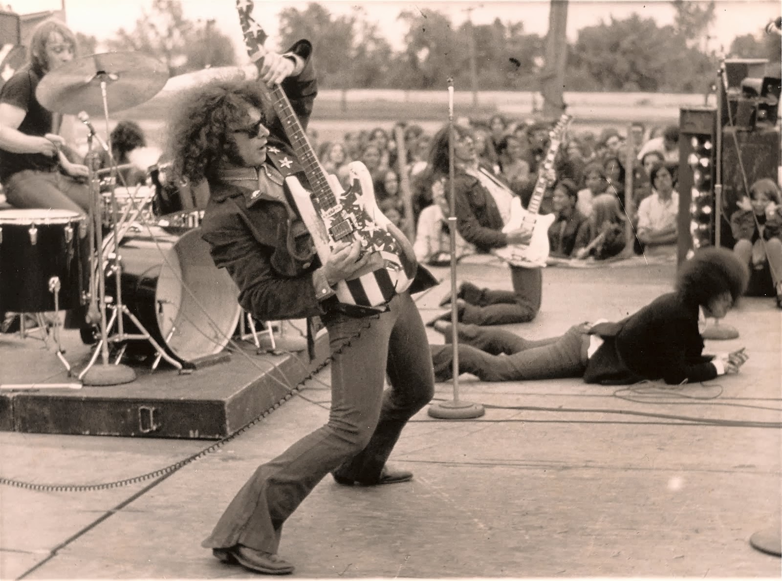 MC5 - A True Testimonial Of Sixties Detroit Rock - Rusty Knuckles ...