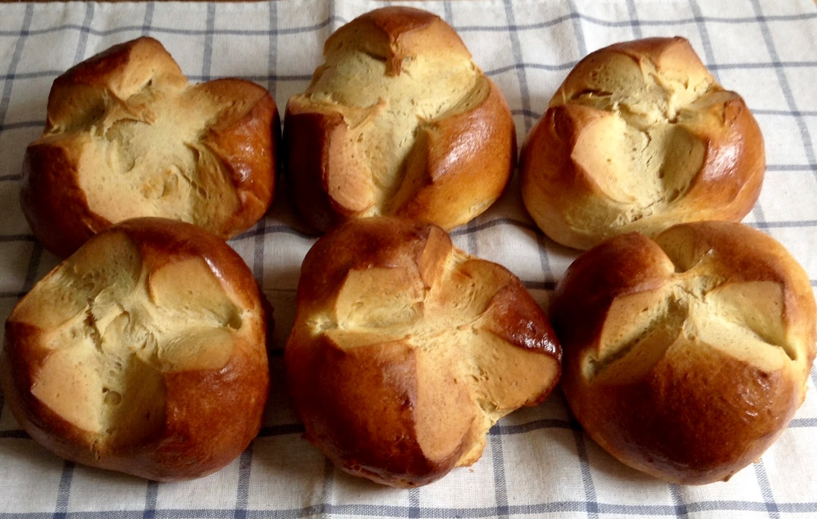 Brot & Bread: OSTER-PINZE - AUSTRIAN EASTER BREAD WITH A BLESSING