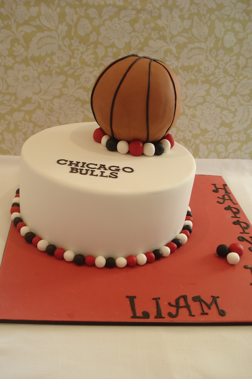 Wonderful World of Cupcakes: BasketBall Cake