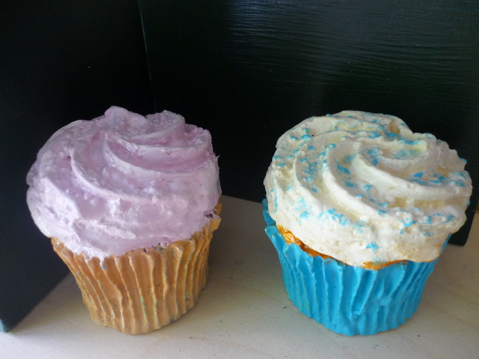 Anne Harney Art Blog: Plaster cupcakes..