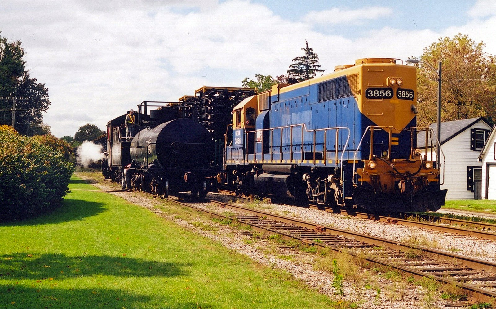 Rymal Station in HO Scale: Locomotive Project #1 - GEXR 3856