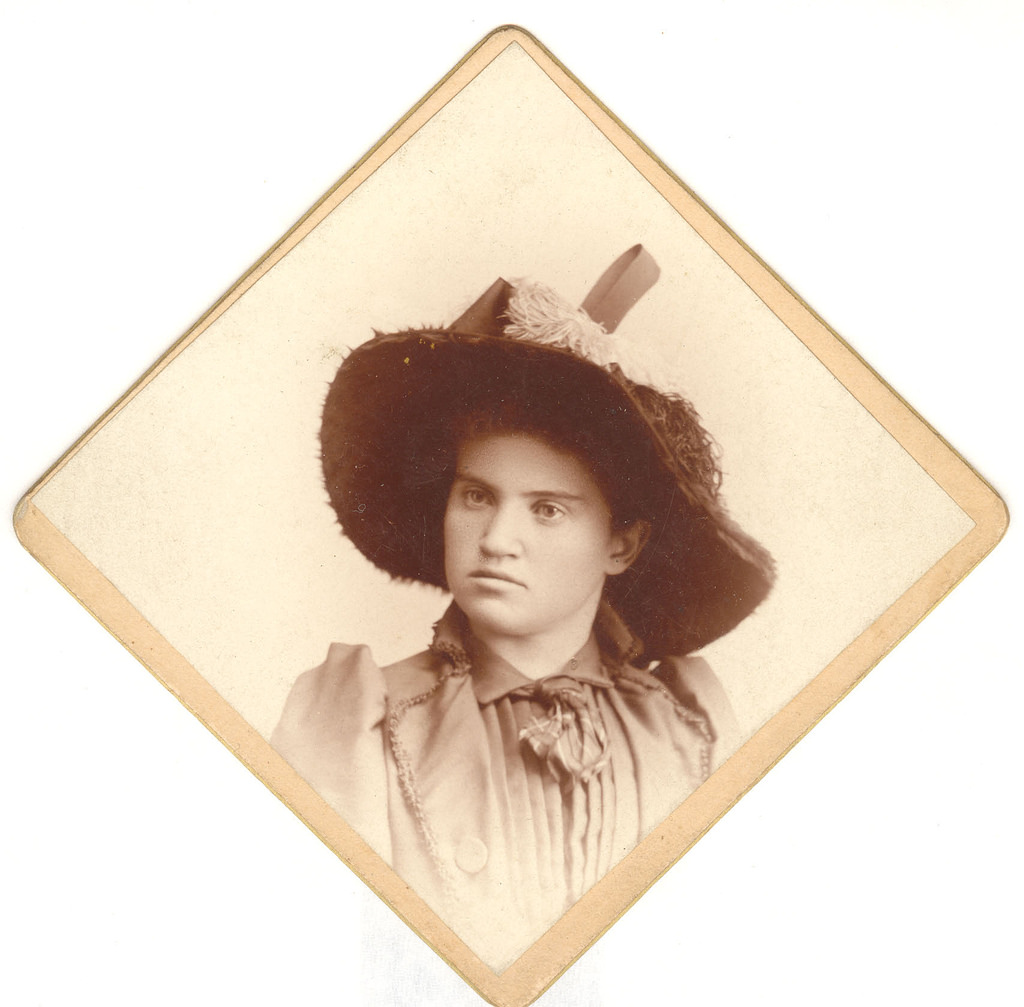 Rarely-Seen Diamond-Shaped Portraits of People at the Turn of the ...