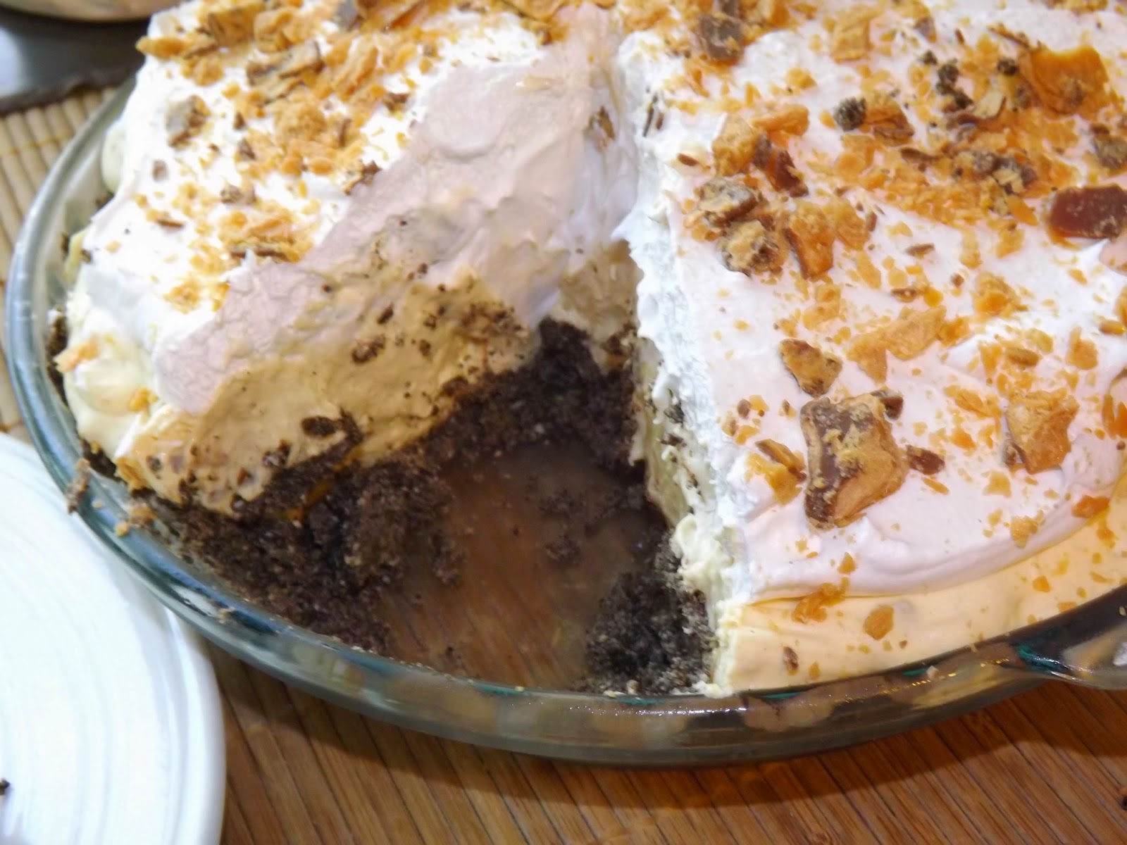 FoodThoughtsOfaChefWannabe: Frozen Butterfinger Pie