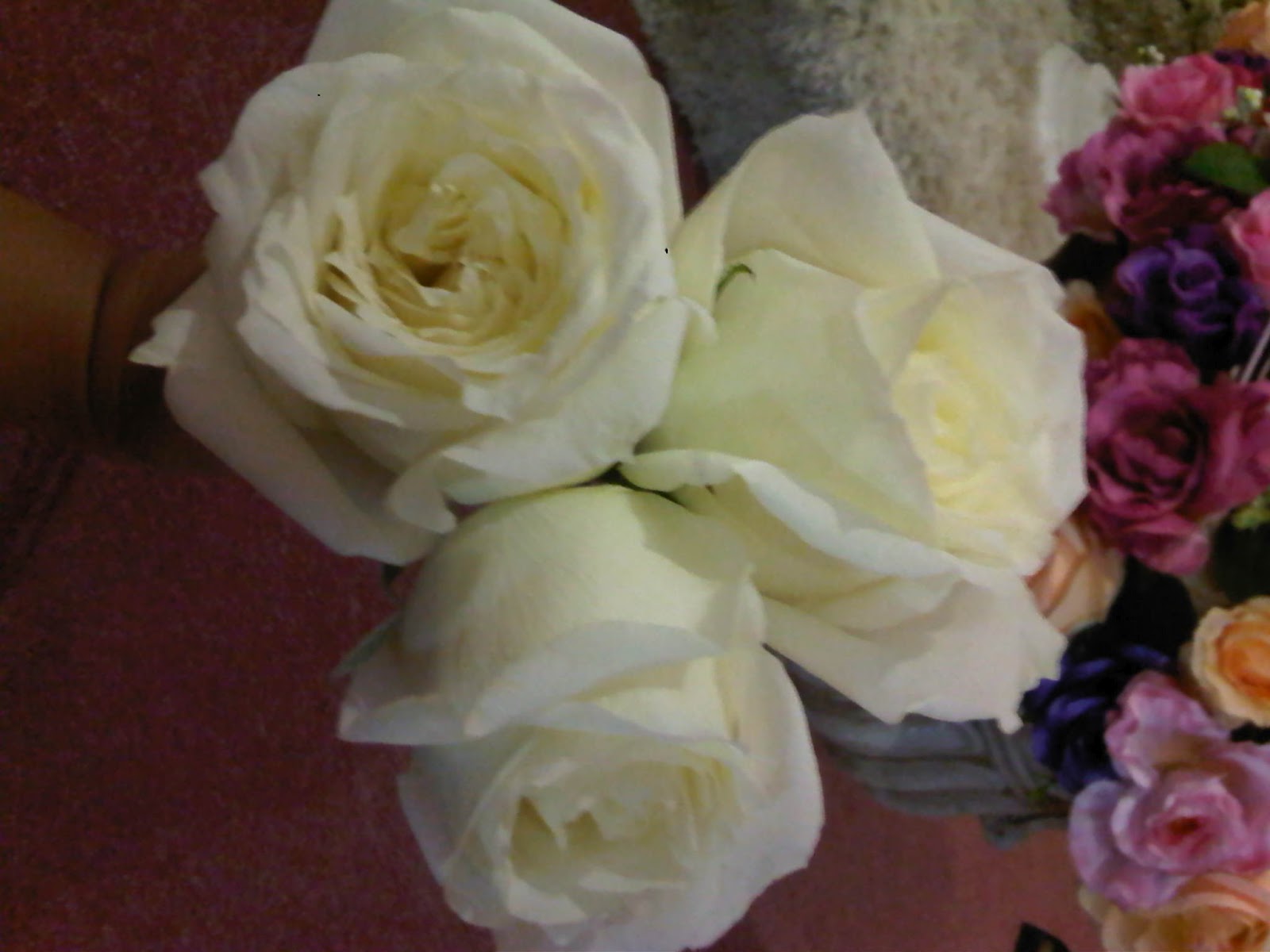 Dina Halim Bridal Boutique: DIY : Bunga Tangan Fresh Flowers.