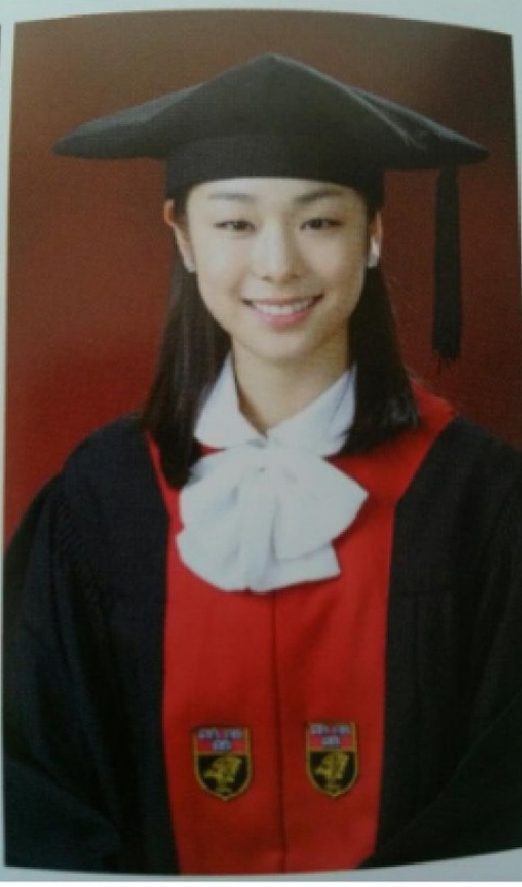 Superior korea: yu na kim Korea University Graduation pictures