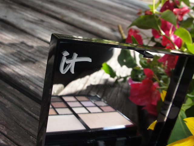 IT Girl Beauty Book Palette Review