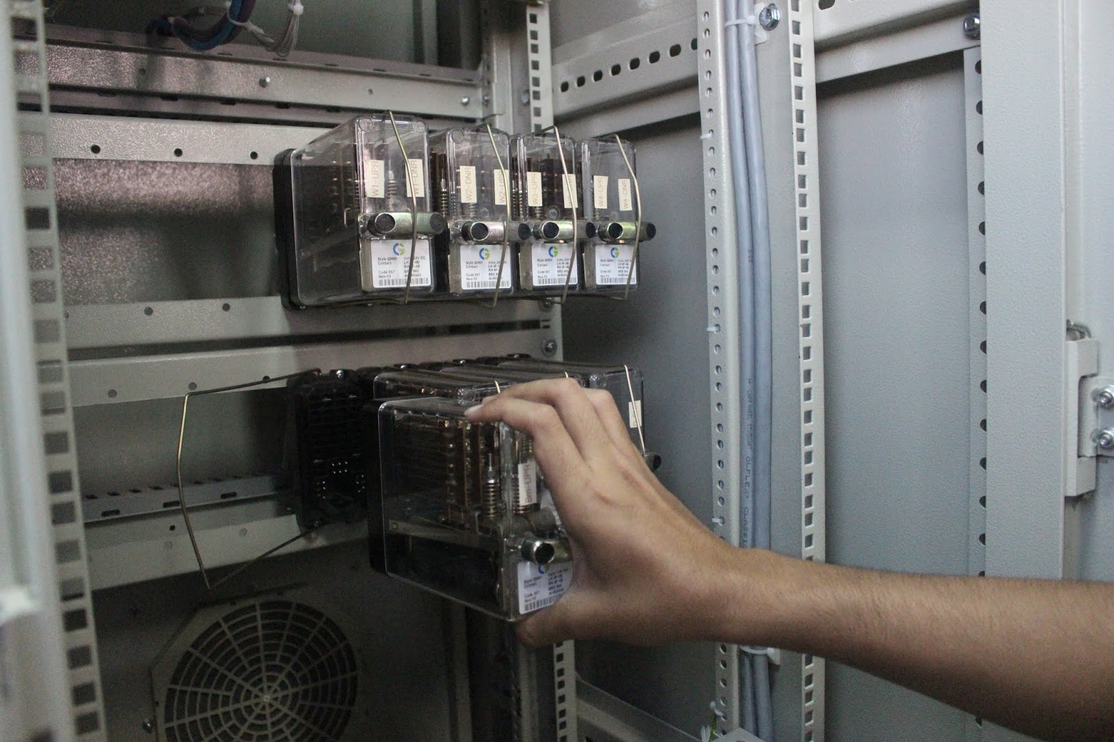 Cara Merawat Sistem Interlocking Sinyal Mekanik Berbasis Relay pada ...