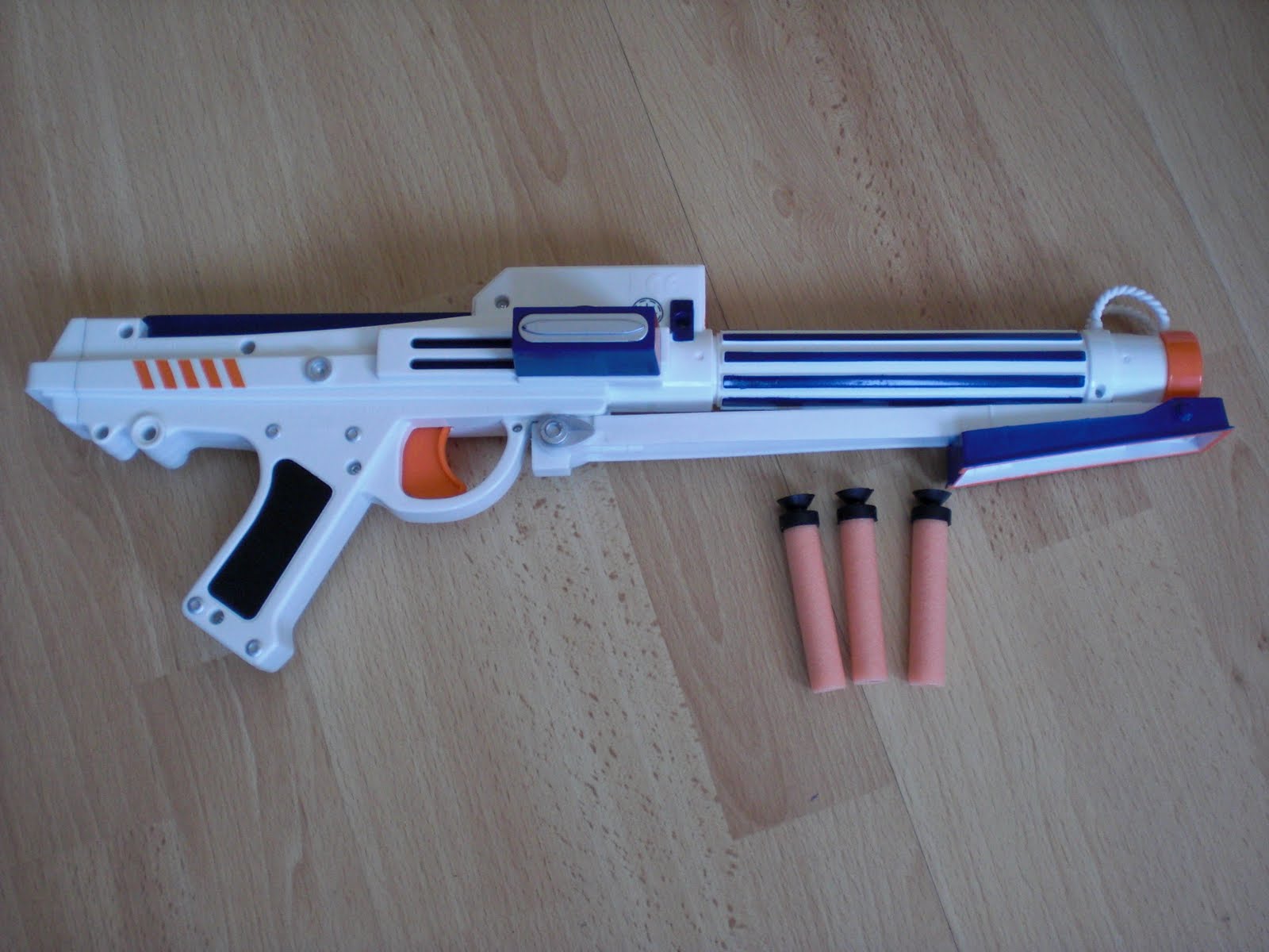 Dartblaster-World: Hasbro - Star Wars - Clone Trooper Blaster