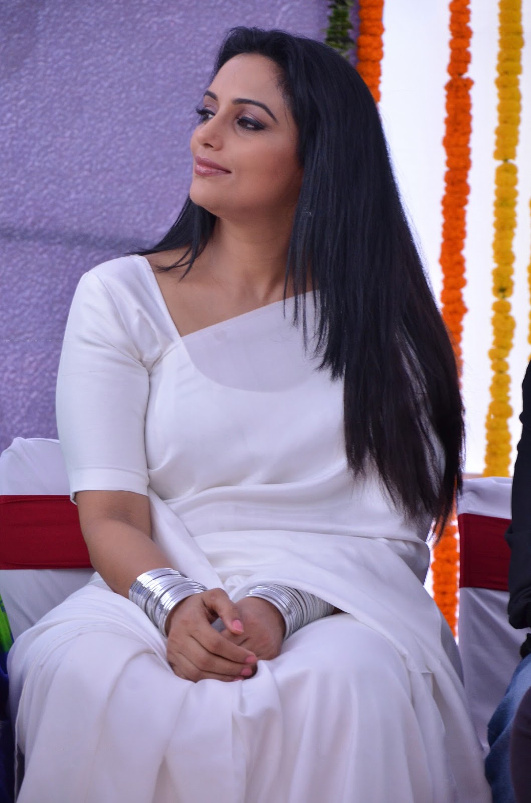Swetha Menon First Time Looking Pale and Decent In Movie ★ Desipixer Swetha Menon First Time Looking Pale and Decent In Movie ★ Desipixer
