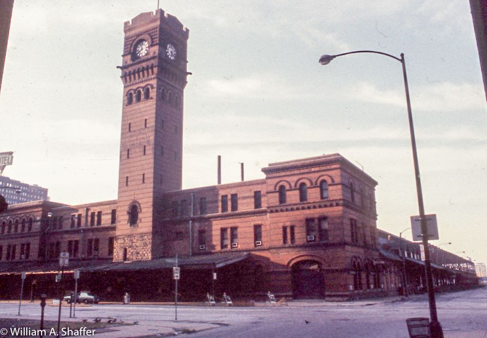 Towns and Nature: Chicago, IL Depot: 1885 Dearborn Station
