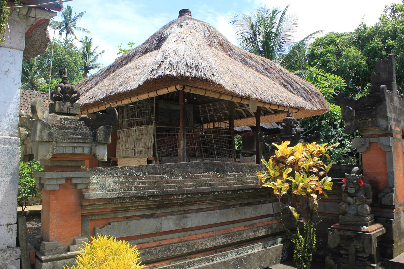 Frisky Room: Traditional Balinese House