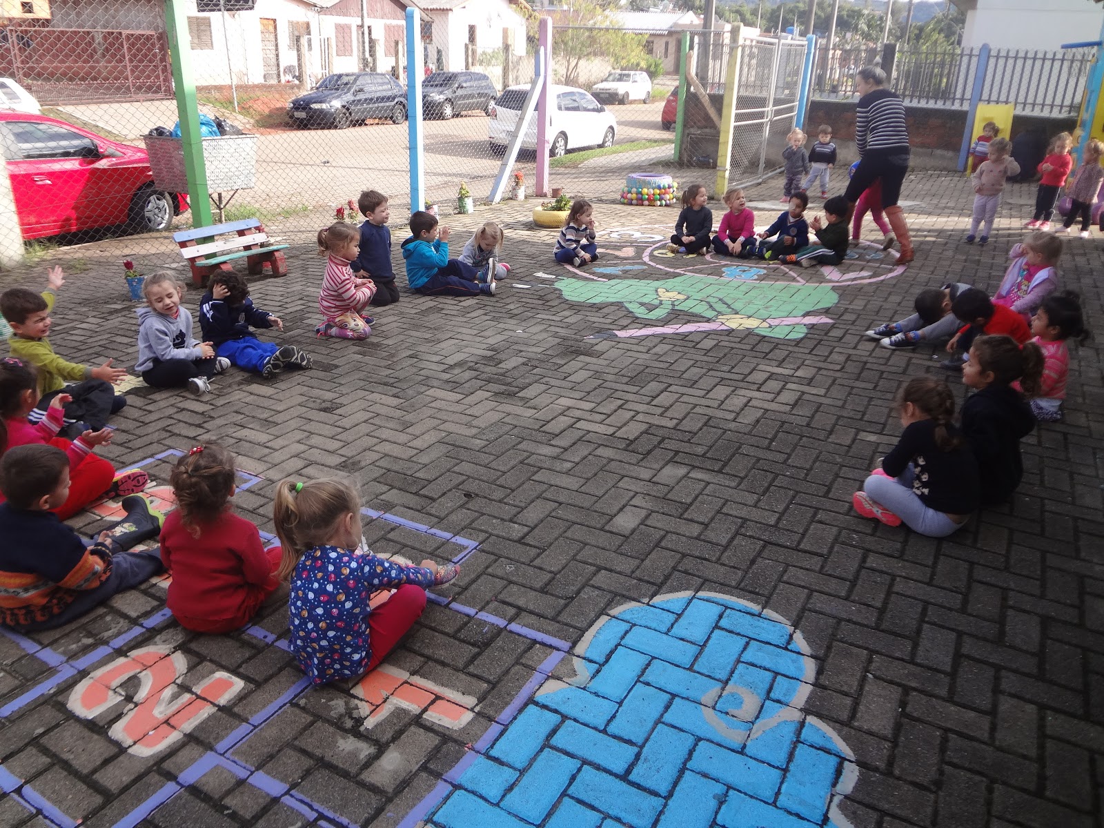 EMEI Sempre Viva: Semana do Brincar! Brincadeira do Ovo-Choco na turma ...