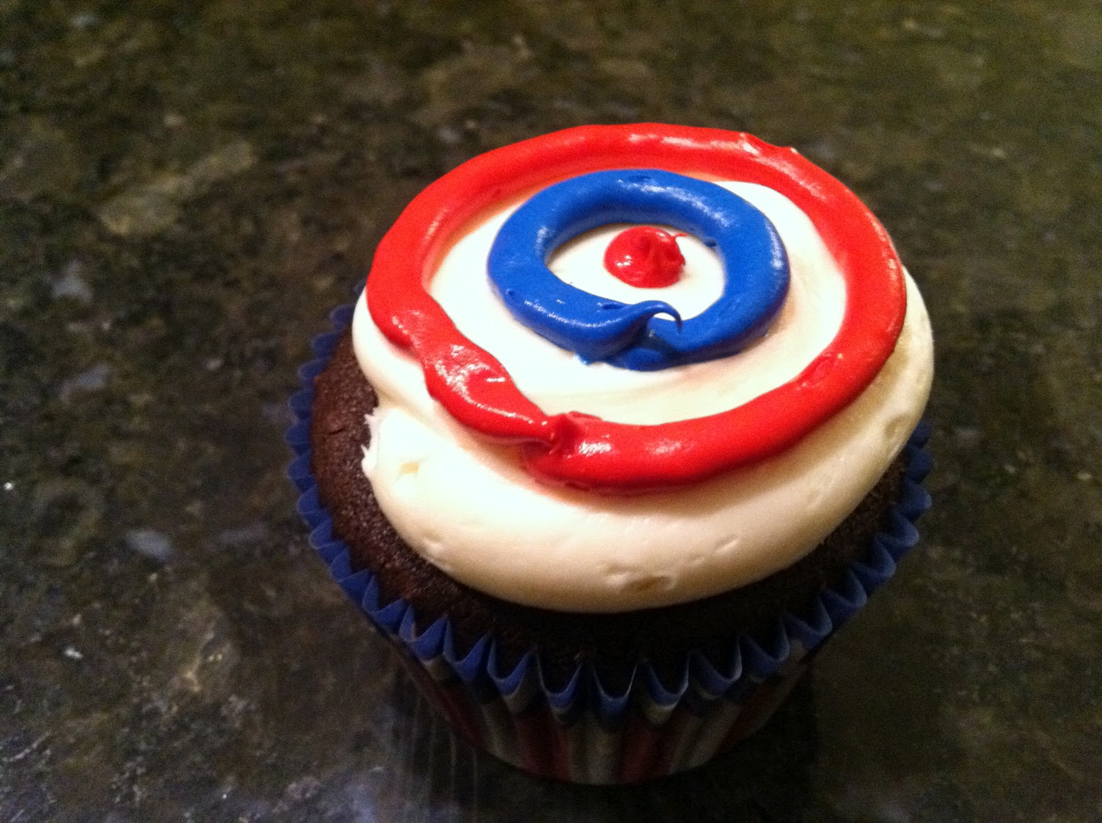 The Iced Queen: Fireworks Cupcakes