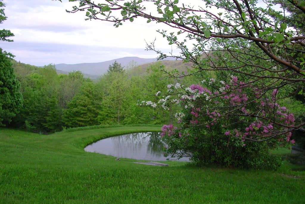 Sweet House Dreams: 1783 Antique Cape Cod in Bridgewater Corners, Vermont