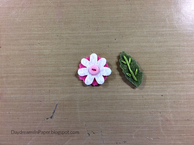 Tammy Tutterow Designs - Felt Flower Card - Daydreams In Paper