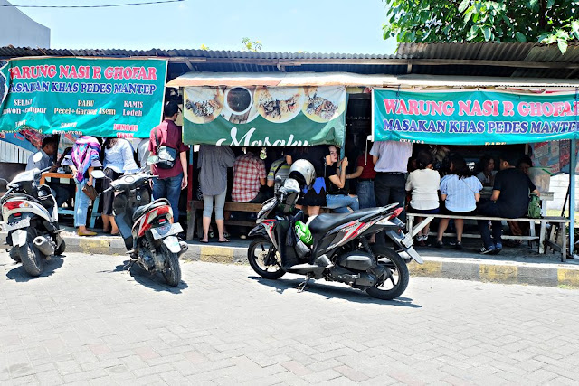 Cerita Kenanga: Warung Pak Ghofar, Tempat Kuliner Bagi Kamu Pencinta Pedas