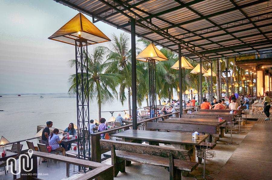 พาชิมอาหารริมทะเลที่ ร้านมุมอร่อย (Mum Aroi) ศรีราชา วิวสวยอาหารอร่อย ...