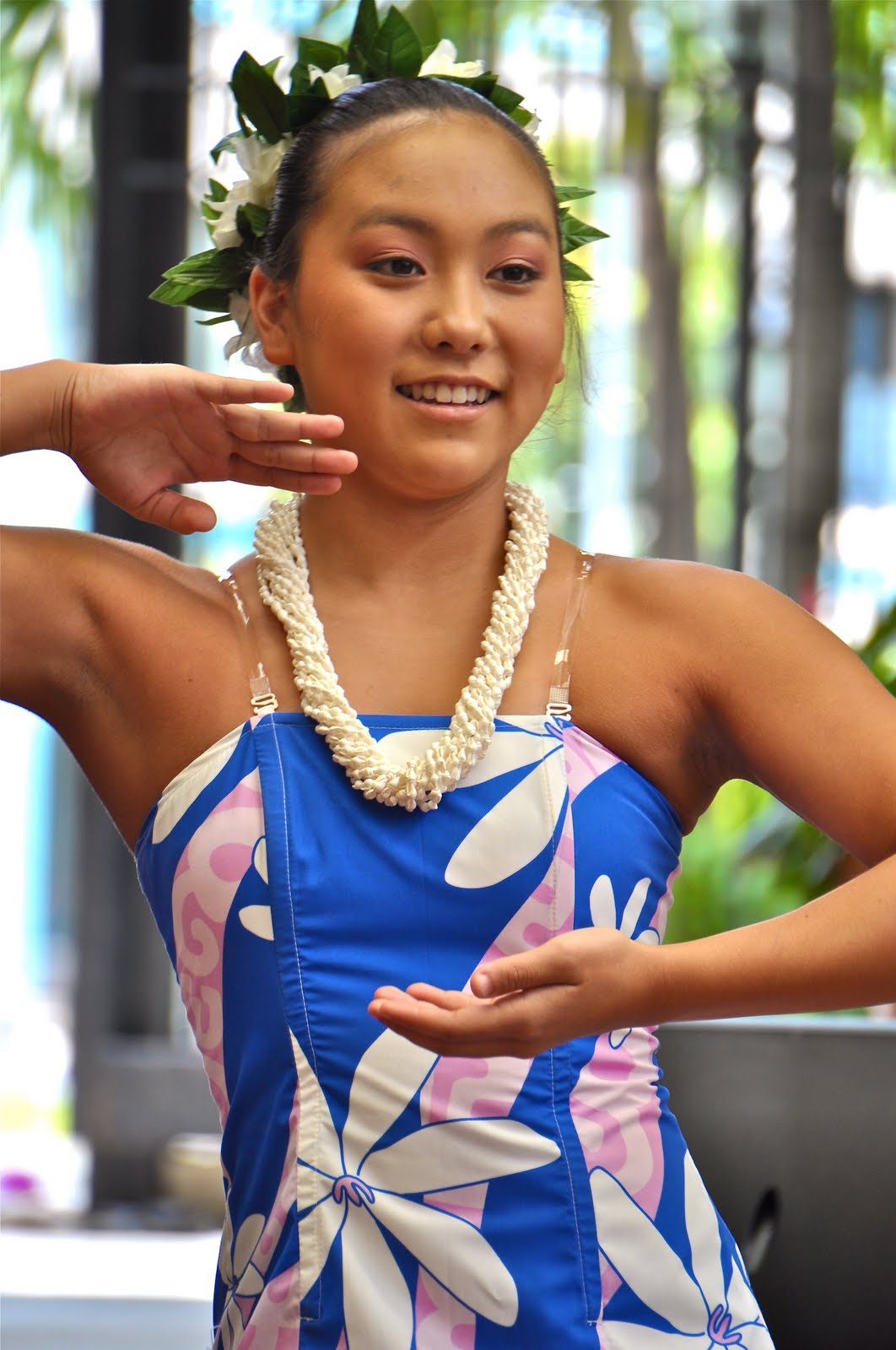 The Dragon's Eye: Kakaako Days-Halau Hula O Hokulani