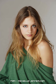 Los hombres de Paco: Biografia Michelle Jenner: Sara Miranda