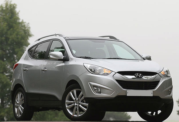 Four Wheels Review: Hyundai Tucson 2010