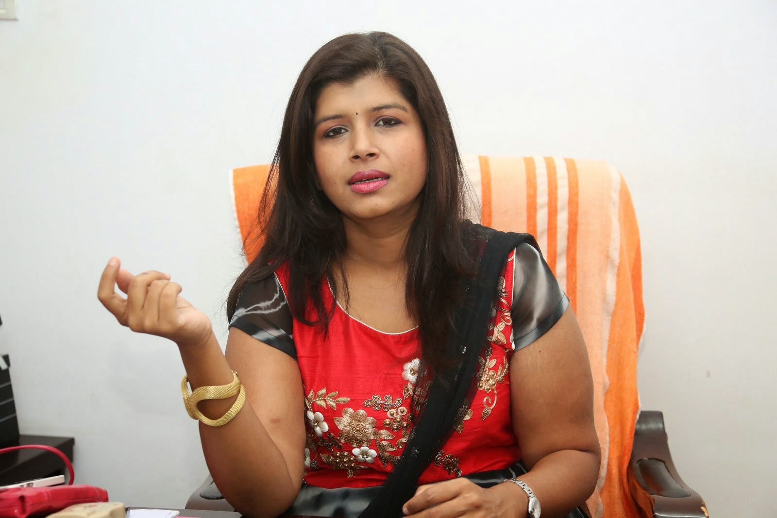 Nikitha Reddy Latest Interview Photos - Latest Movie Updates, Movie ...
